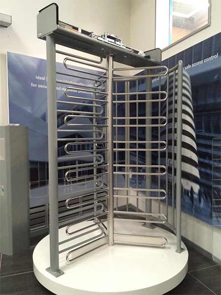 Tornelli a tutta altezza Tornelli barriere fisiche e varchi automatici